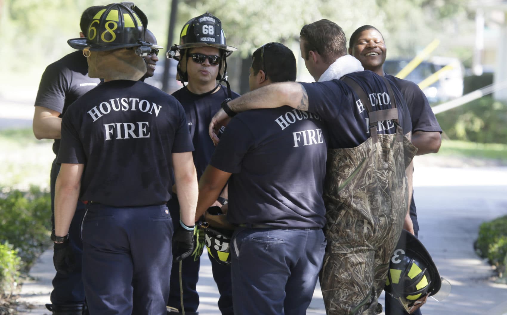 Houston Plans To Lay Off Up To 400 Firefighters, As Others Get Pay ...
